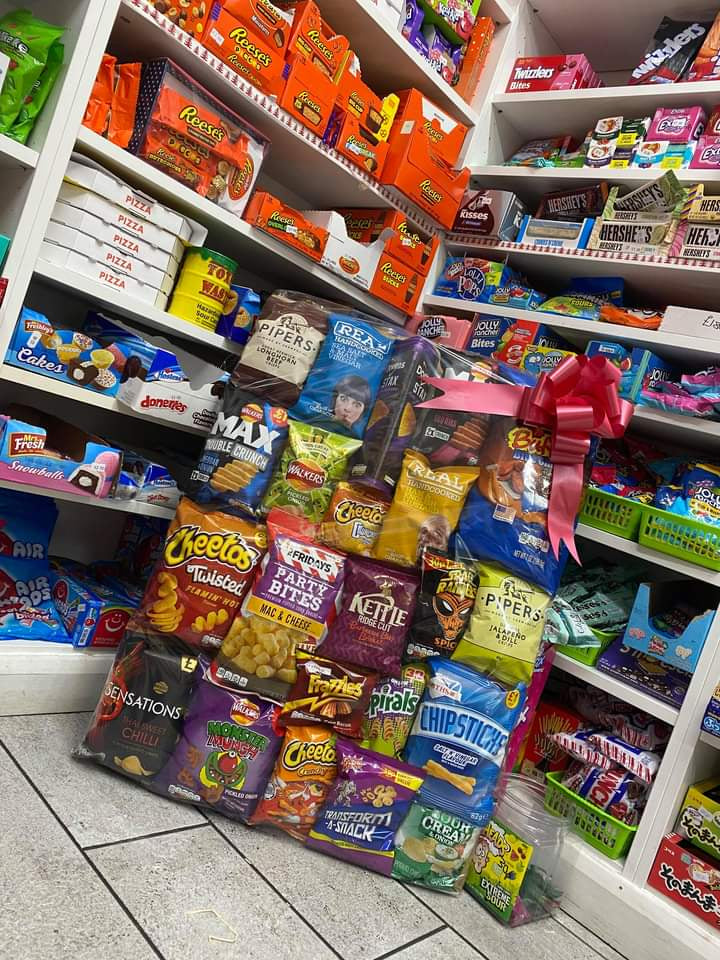 Giant Crisp Hamper board – Retro SweetShop UK